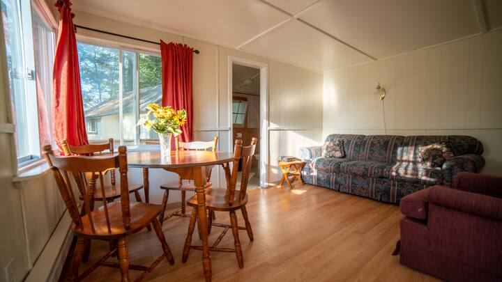 2-bedroom Cottage #3: Sugar Pine - Gravenhurst