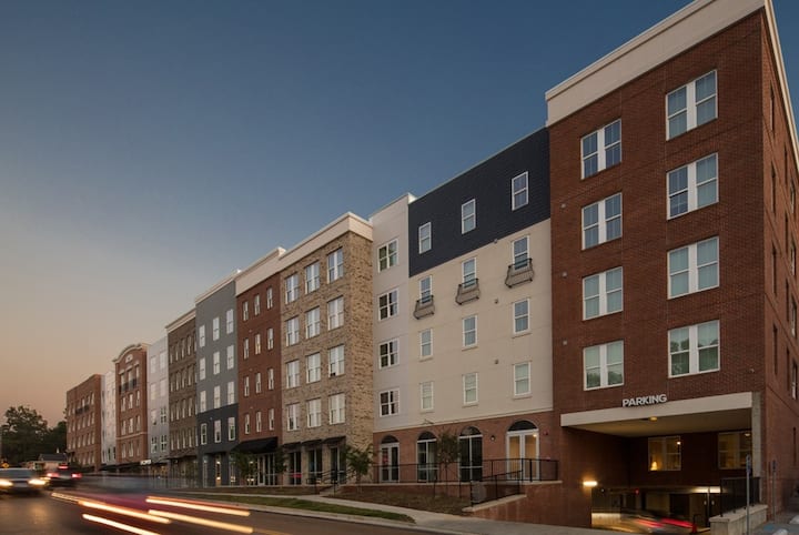 "The Lilly" - Oxford, MS