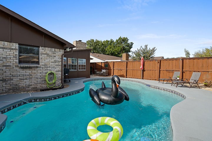 4br Family Retreat | Pool, Bbq, Yard Games, Frisco - The Colony, TX