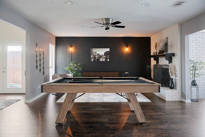 Central Moody Chic 4br W/ Pool - Frisco, TX