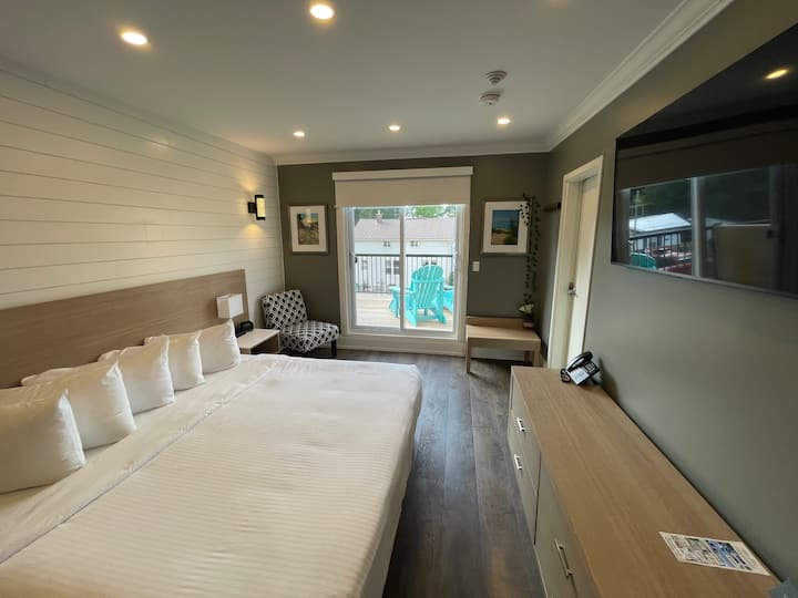 Coastal Suite (Room 2) - Grand Bend