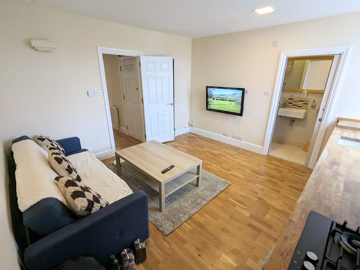 Guildford Station With Parking - Godalming