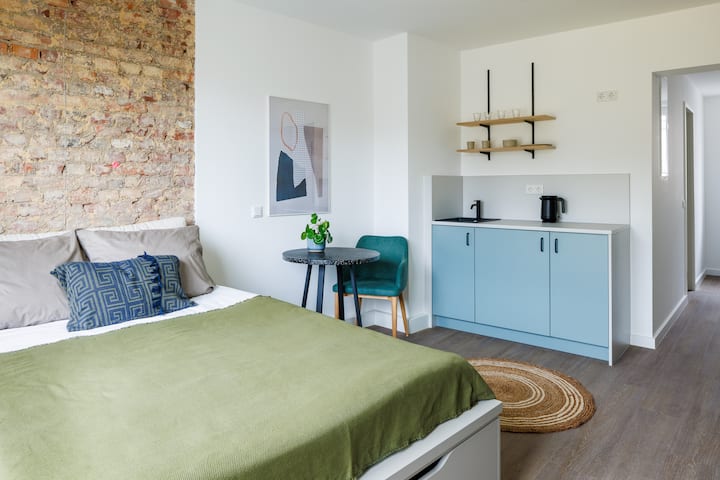 Poha House | Cosy Modern Room In The City Centre - Aix-la-Chapelle