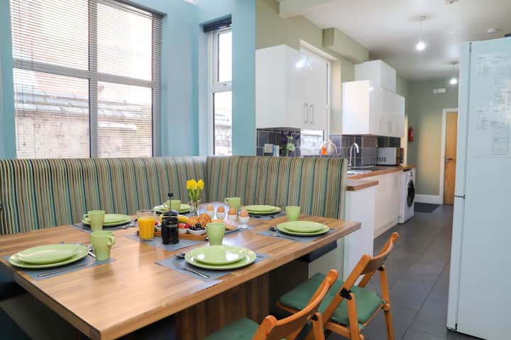 Hamilton House 7 Bed City Area - Leicester