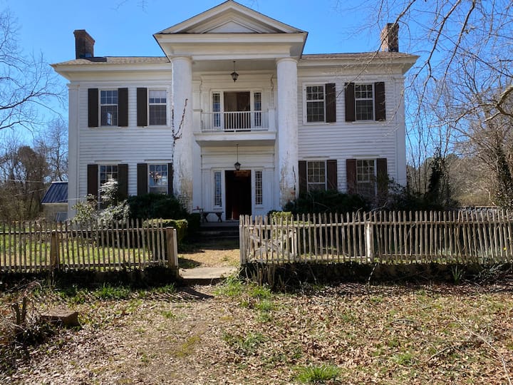 The Page House - Peachtree City, GA