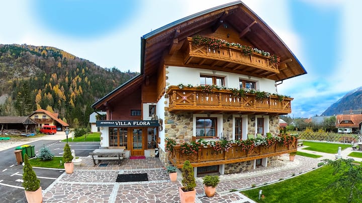 Villa Flora App8 - 4 Guests - 1br - Gozd Martuljek