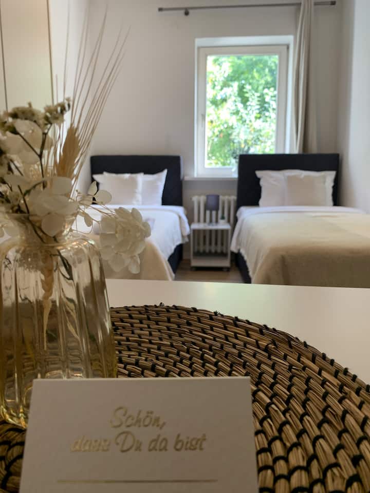 Großzügige 3-zimmer-wohnung Mit Balkon - Neumünster