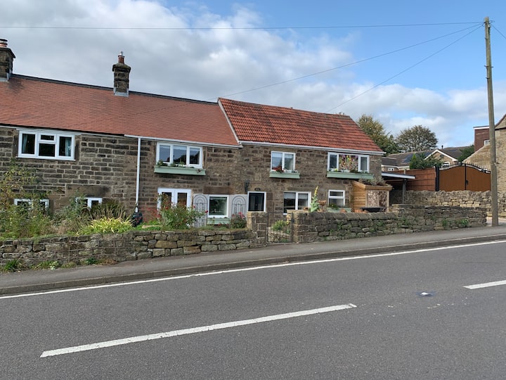 Holly Cottage - Chesterfield