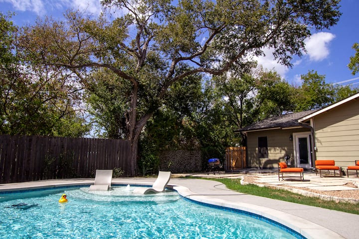 Hip East Austin Home W/pool & Patio Near Downtown - Austin, TX
