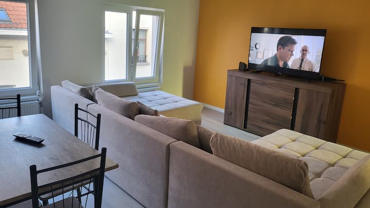 Quarto Cama Solteiro Disponível. - Bruxelles