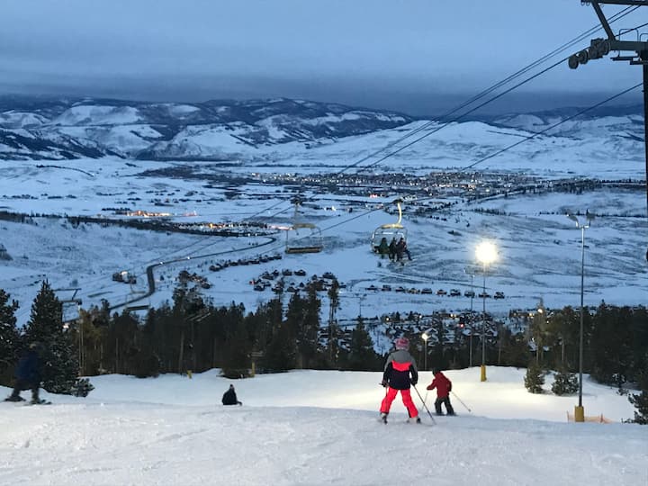 Base Camp 404! Ski-in/ski-out - Granby, CO