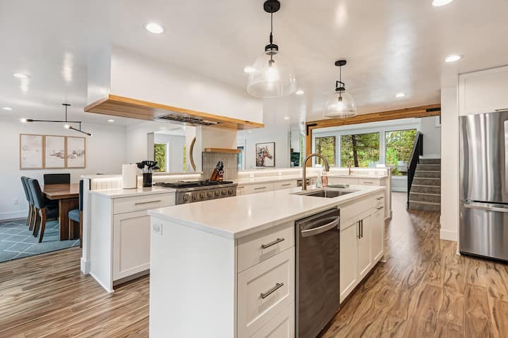 On Golf Course, Walk To Park, Hot Tub, Sharc - Sunriver, OR