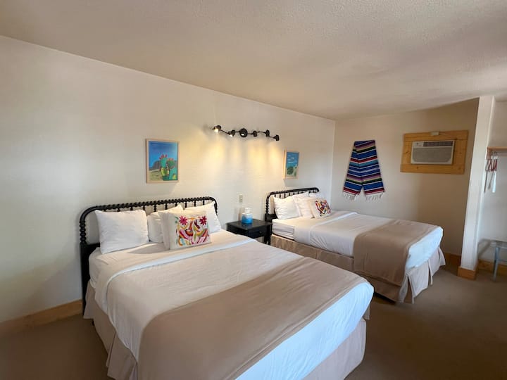 Hotel Limpia - Casa Double - Fort Davis, TX