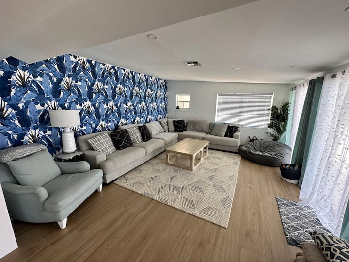 Oceanfront Oasis Home With Cottage & Private Pool - Cayman Islands
