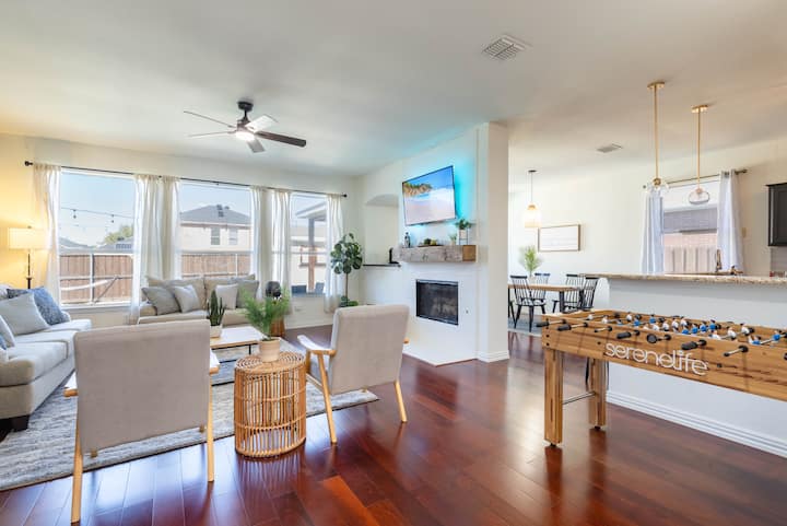 Blissful Stay Near Unt - Heated Pool & Spa Option! - Denton, TX