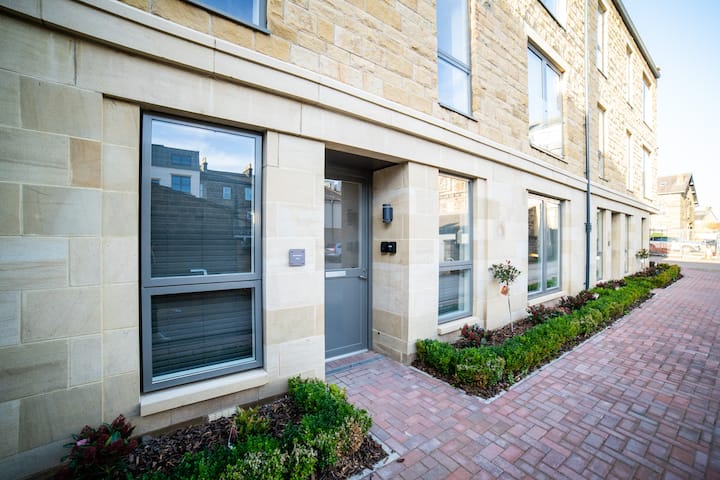 Luxury Central 2-bed 2-bath W/ Free Parking & Ev - Harrogate