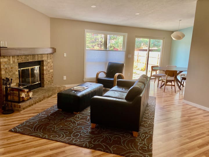 Family/pet-friendly Boulder Home - Boulder, CO
