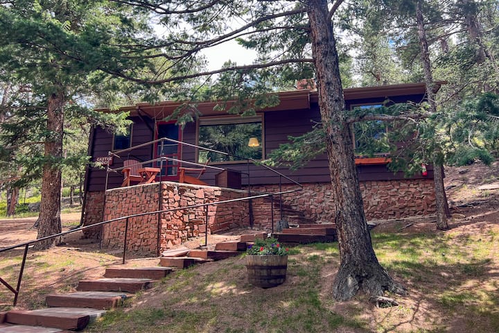 Castle Rock - Private Hot Tub Cottage - Estes Park, CO
