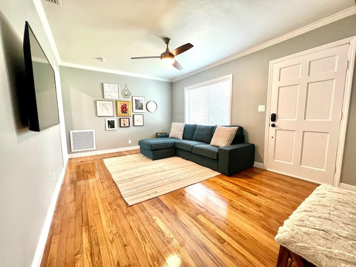 Convenient And Cozy 3br St. Pete Bungalow - St. Petersburg, FL