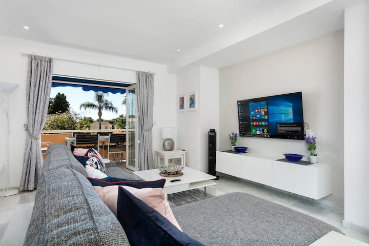 Stylish Marbella Stay | 300m Beach, Patio, Pool - Marbella