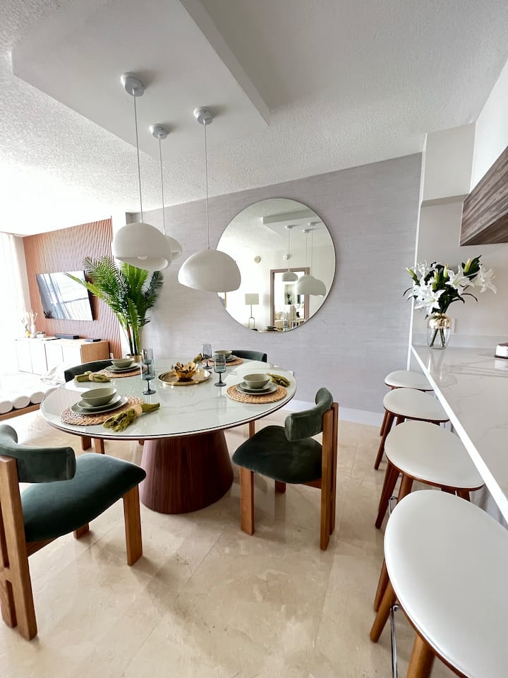 Chic Penthouse Amazing View - Miami, FL