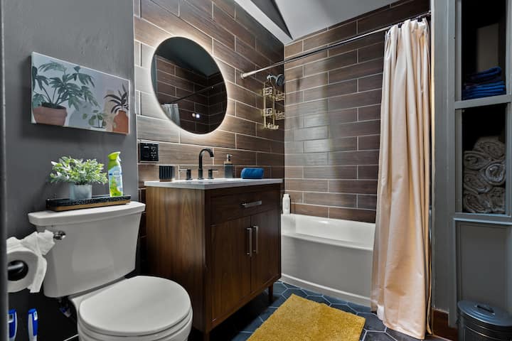 #28- *Modern Bungalow* - Farmington, CT
