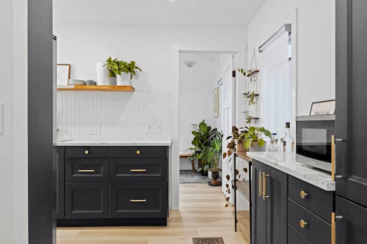 Entire Parkside Bungalow | Top Denver Neighborhood - Lowry - Denver