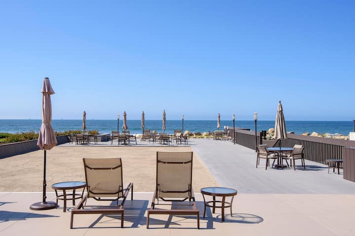 Upgraded Montecito Beach Condo - Santa Barbara, CA