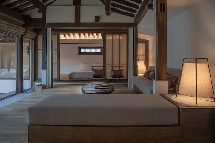 (New Open)2room/4bed/2bath Exclusive Hanok - Seoul