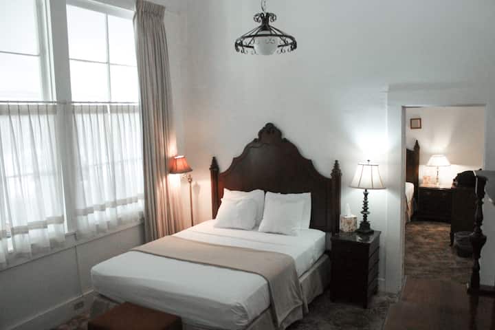 Hotel Limpia - Double Suite - Fort Davis, TX