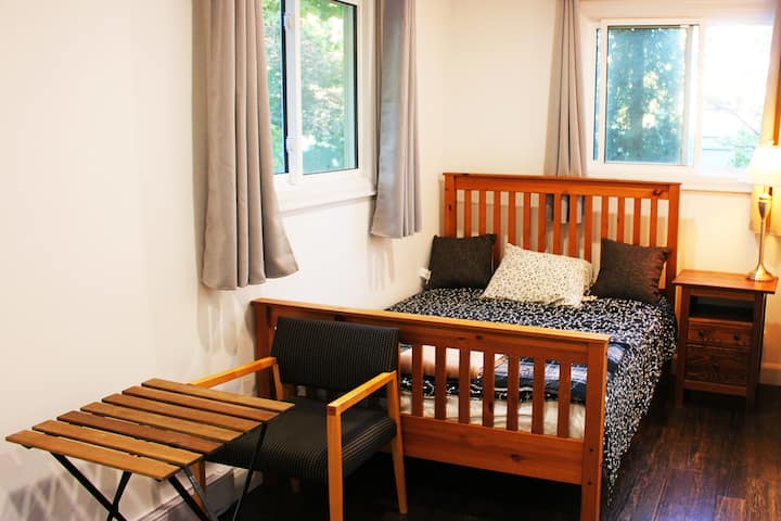 The Gardensuite With Shower Ensuite - 피터버러