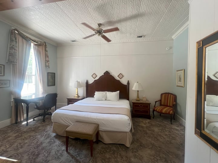 Hotel Limpia - King - Fort Davis, TX