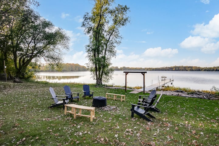Wolf Lake Escape~ Sauna ~ Game Room ~ Soaking Tub - Crow River Winery, Hutchinson