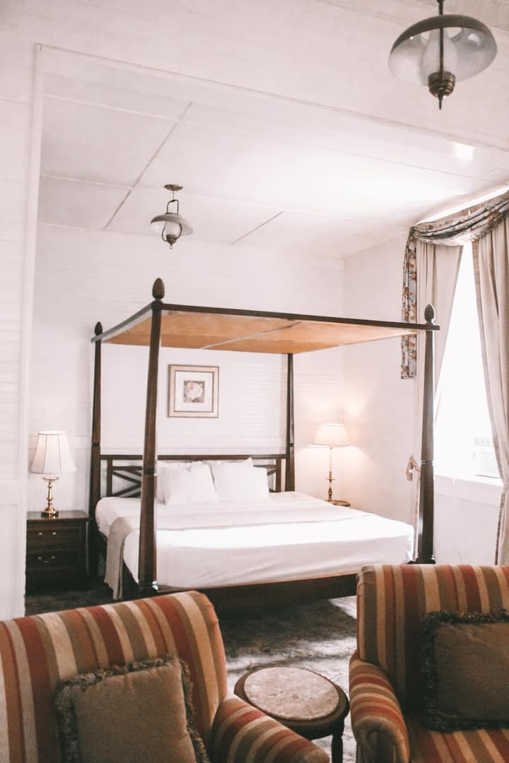 Hotel Limpia - King Suite - Fort Davis, TX