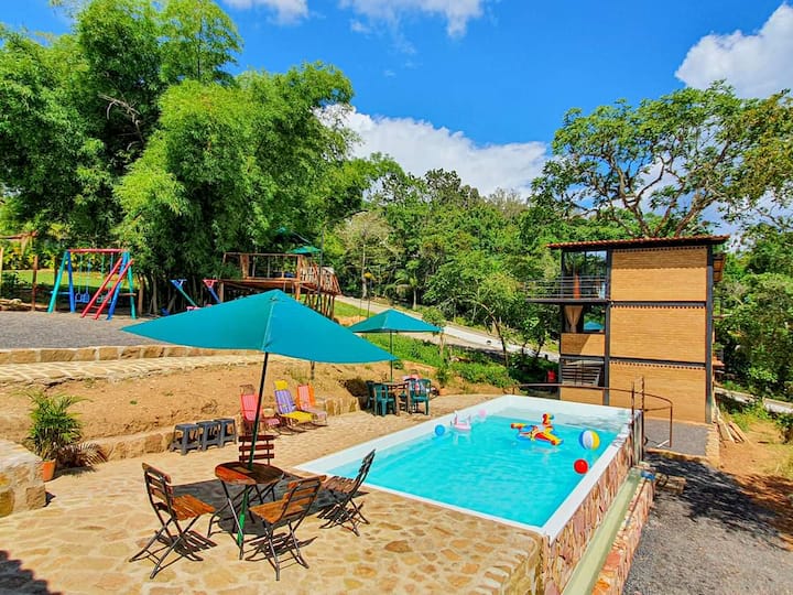 Espectacular Finca Campestre Con Piscina Exterior. - San Gil