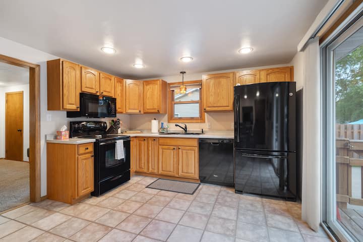Premier Green Bay - Roscoe Rest - 2bed - Lambeau - Green Bay, WI
