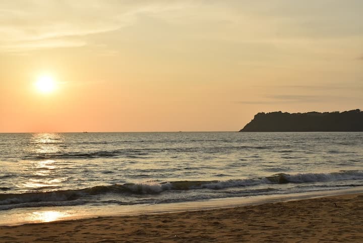 Island Private Beach Retreat - Beach Facing Rooms - Honnavar