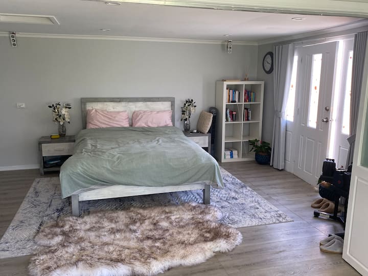 Granny Flat With Golf Course View - Brisbane