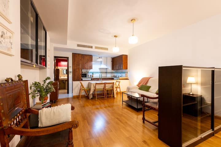 Loft En El Corral Del Horno
Con Parking. - Seville