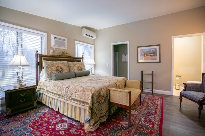 Stream Suite W/ Breakfast - Marietta, PA