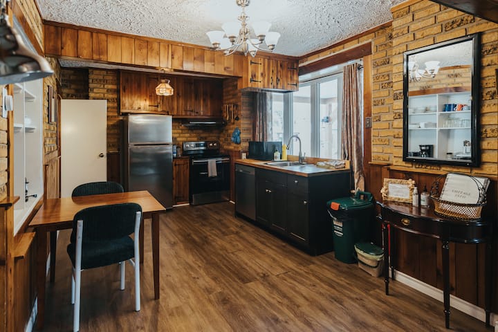 The Autumn Cottage-licensed Cottage - Niagara Falls