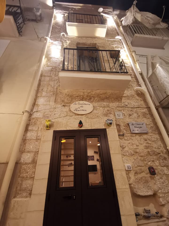 Un Gioiello A Bari - Bari