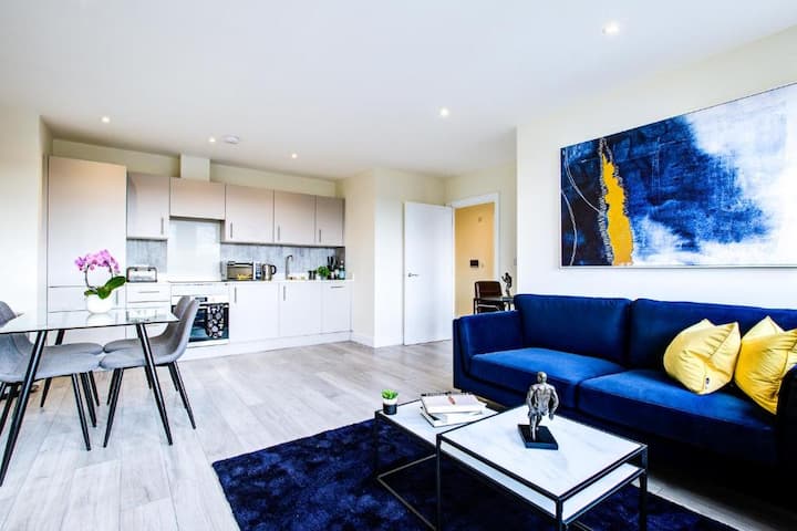 London | Sutton - 2 Bed | On-site Car Park - Surbiton
