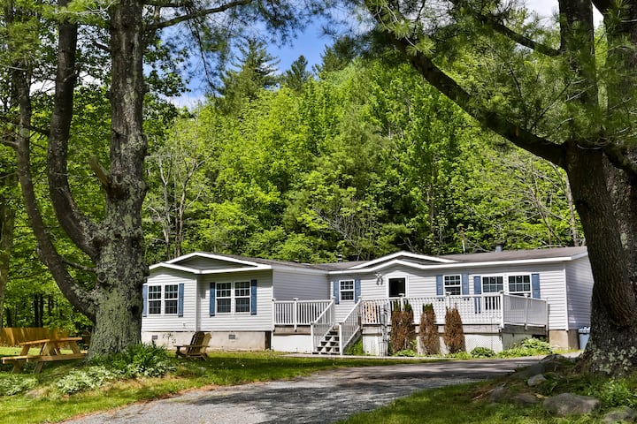 Ranch Log Cabin /W Gameroom Across From Hunter Mt - Hunter Mountain, NY