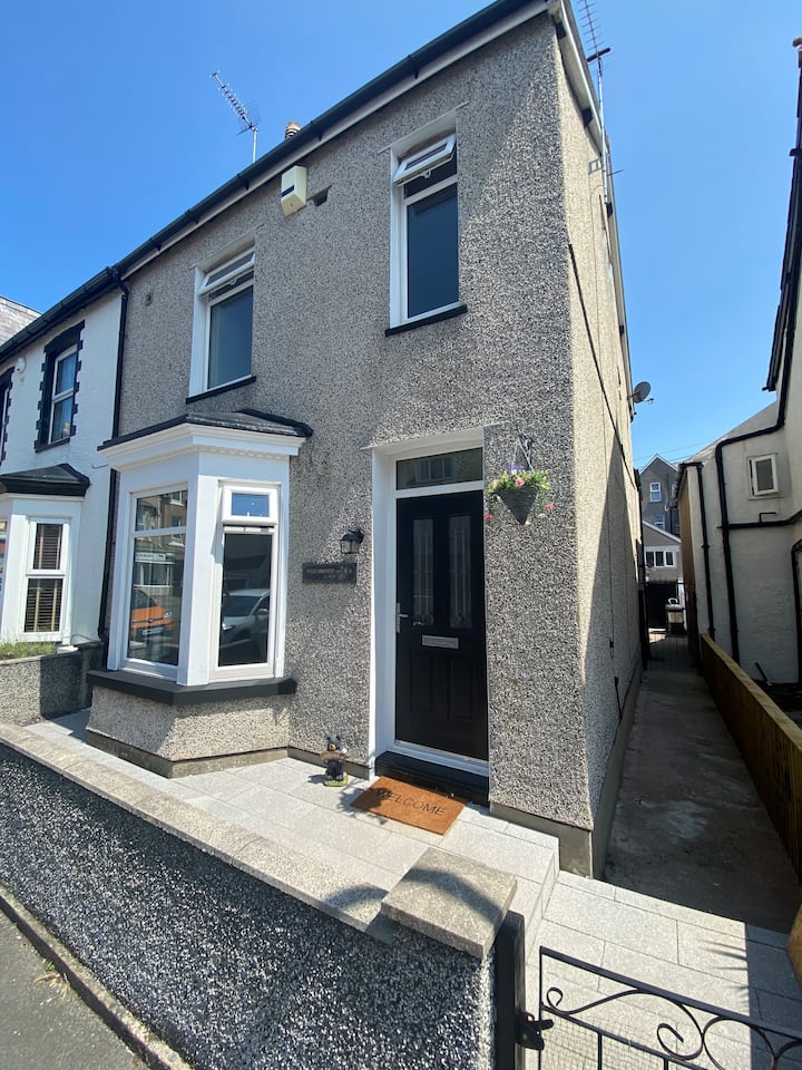 Touchwood House - Llandudno