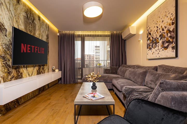 Central Victoria Home 2-bedroom Apt - Plovdiv
