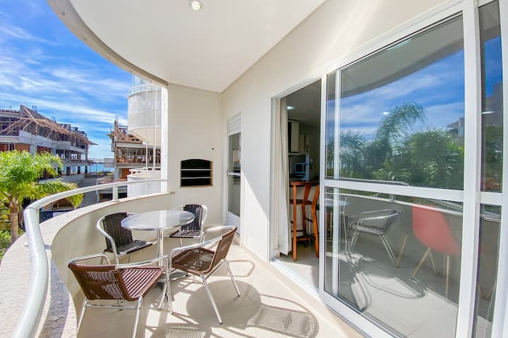 Apto Com 02 Suítes Há 100 Metros Do Mar! - Governador Celso Ramos