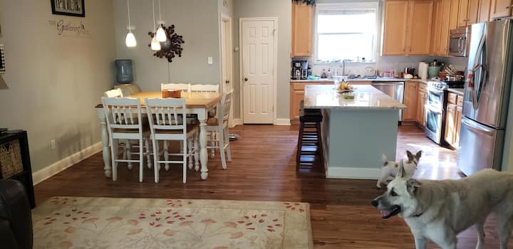 Comfy Cozy Nook In Plum Creek - Kyle, TX