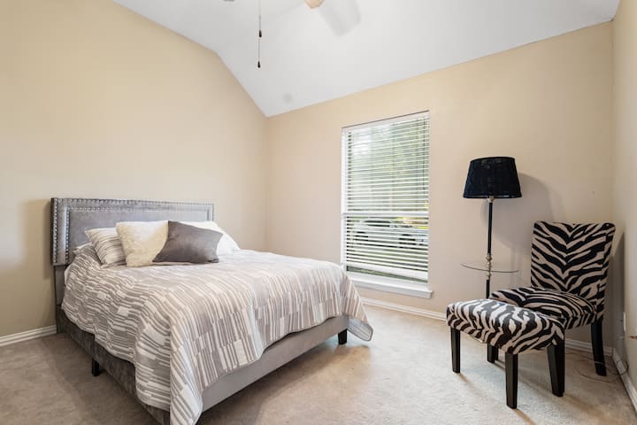 Cozy, Comfy Room For Long Stays - 達拉斯