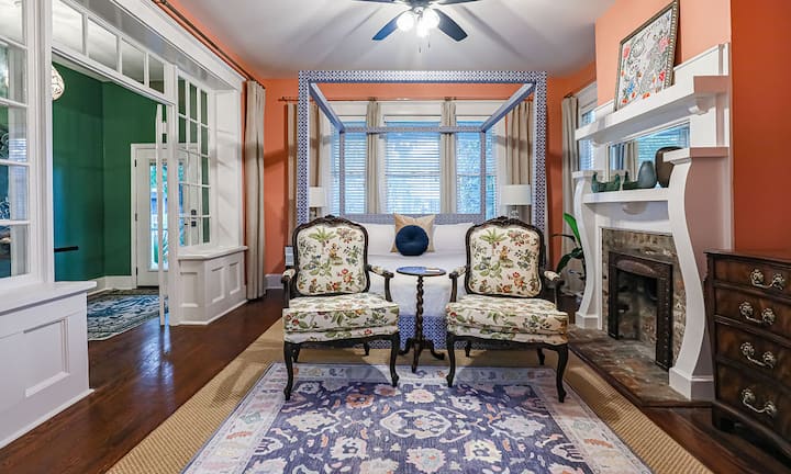 Artfully Curated & Boldly Designed Victorian Condo - Savannah, GA